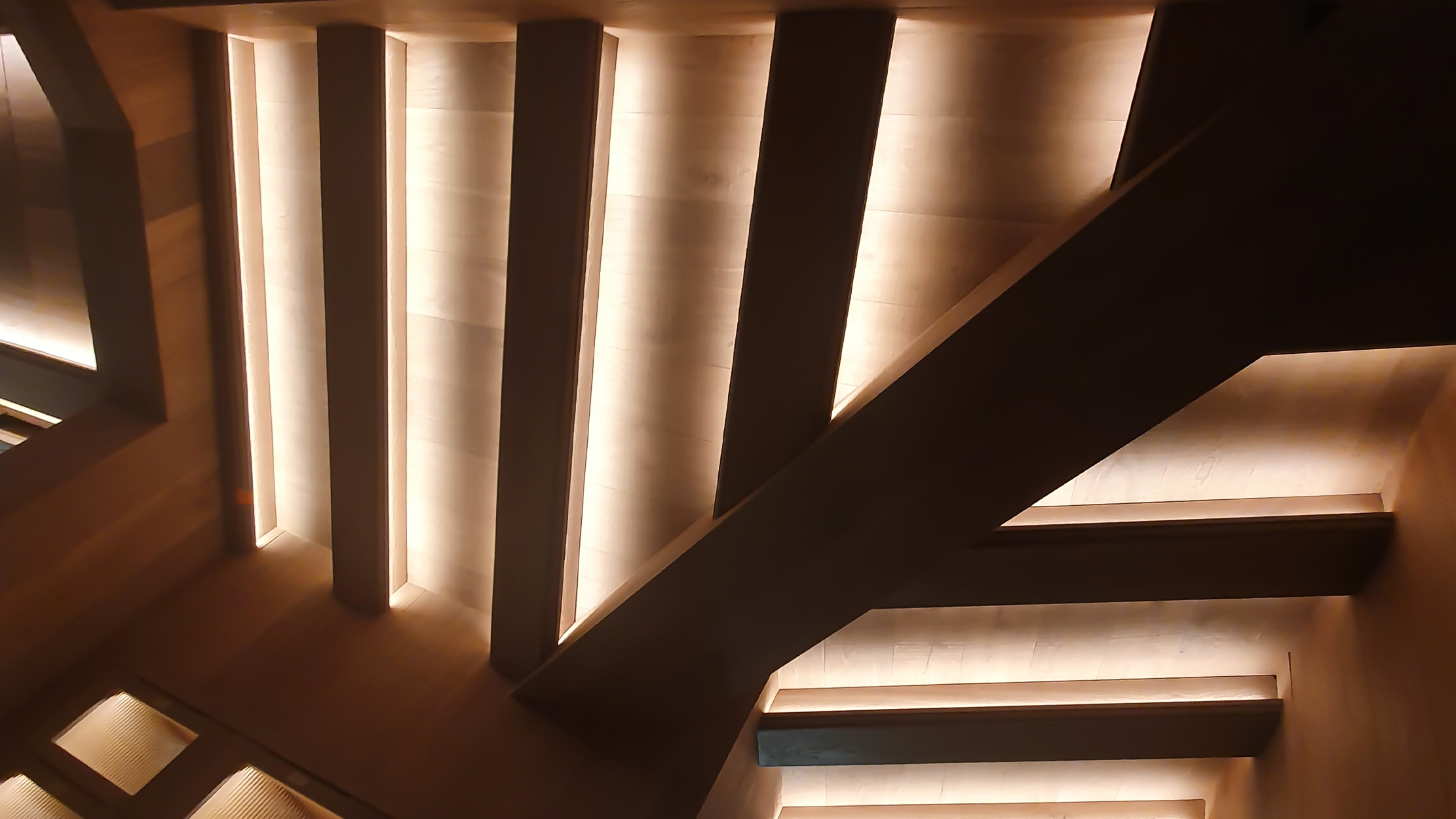 Solid LED Linear Lighting Systems - Ledux Lumière