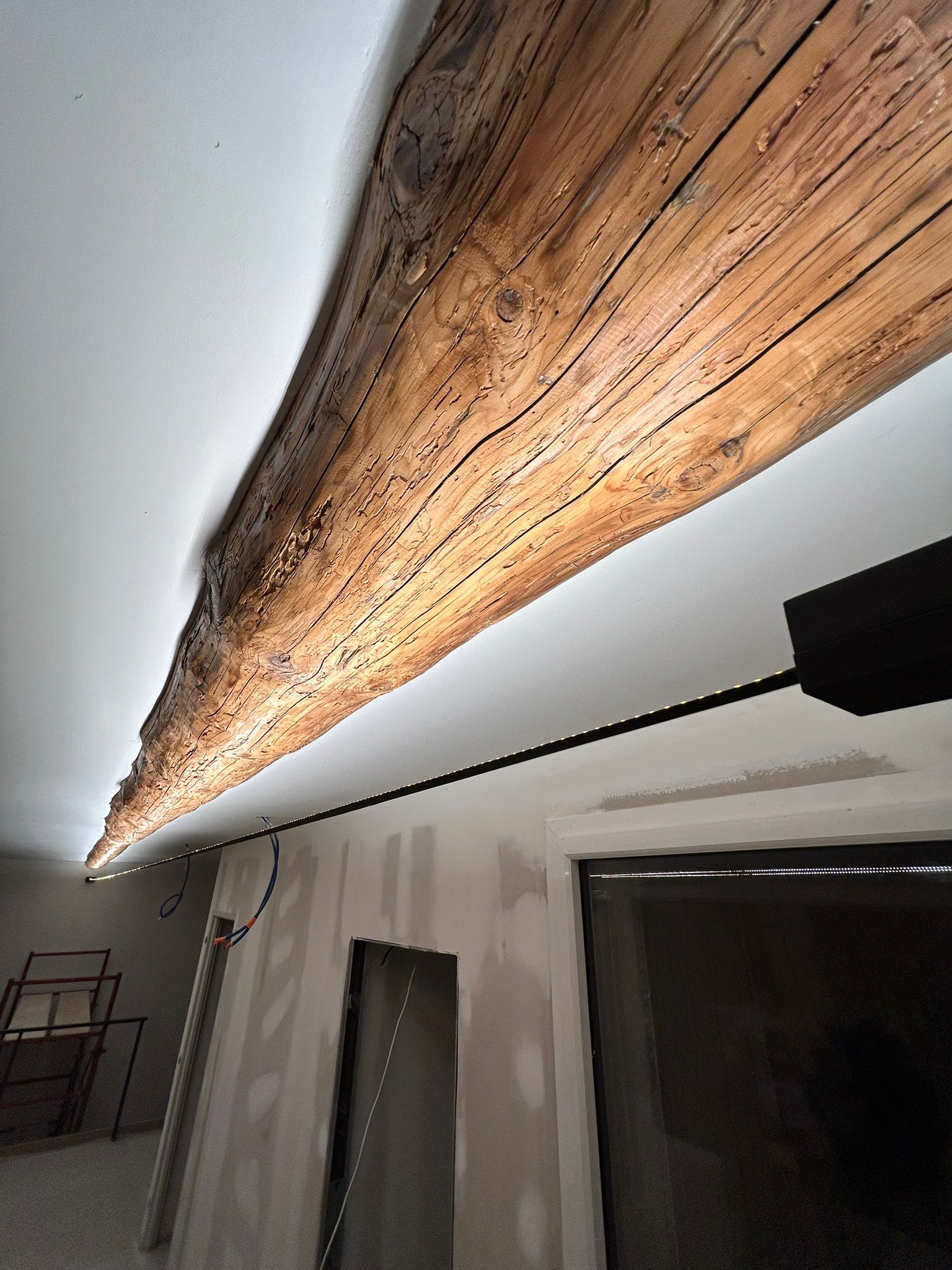 LED PHANTOM, LED Strip on a flying cable - Ledux Lumière